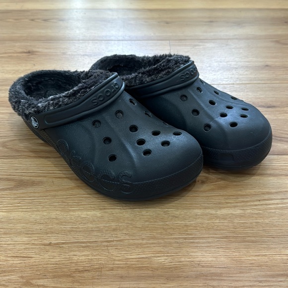 CROCS | Shoes | Crocs Classic Lined Balck Womens 1 Mens 9 | Poshmark